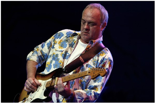 Legendary guitarist bringing live band to Weymouth College - Weymouth ...